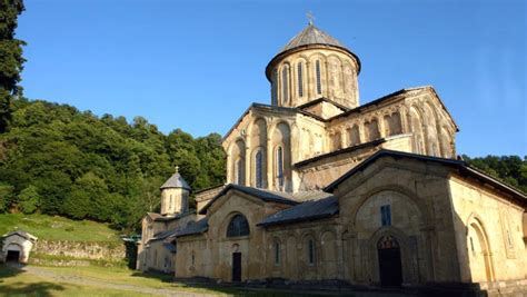 ფოტოები რომლებიც შეგძრავთ დაობებული გელათის ფრესკები გურიის მოამბე