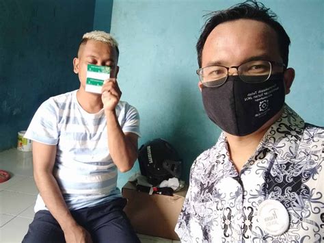 Perjuangan Deni Setiawan Seorang Kader Jaminan Kesehatan Nasional Di Palu Okezone News