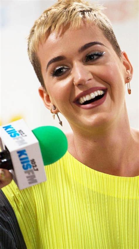 Born Pixie Haircut For Women Pixiehaircut Hairology Girls Pixie