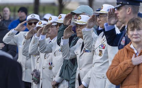 Korean War Veterans Honored At Veterans Day Ceremony In Washington