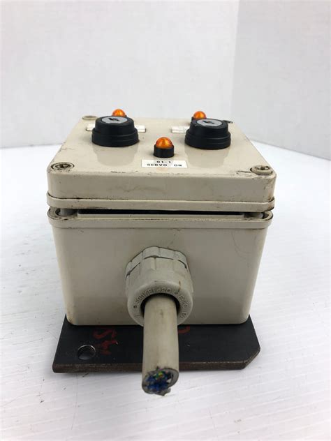 Idec Hw Cb10 Control Box With Key Switches Missing Keys Metal Logics Inc