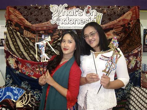 Carissa Dewi Pratiwi Mahasiswi Mal Undip Kenalkan Budaya Indonesia Di Inggris Lewat Program