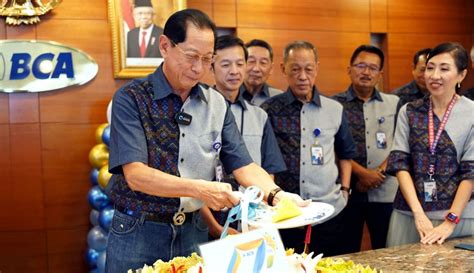 Bca Produksi 25000 Seragam Bahan Daur Ulang