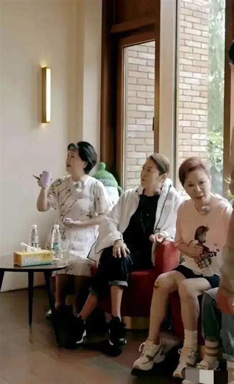 Ni Ping And Ju Ping Lost Miserably One Loses Weight And Looks Young But Still Looks Old While