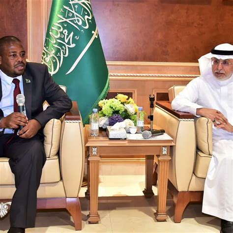 Balozi Dkt Mohd Juma Abdalla Atembelea Vyuo Vikuu Jijini Riyadh