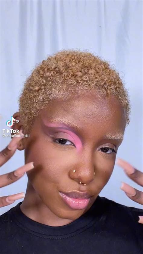 Why The Reverse Cut Crease Makeup Trend Is Everywhere Right Now Artofit