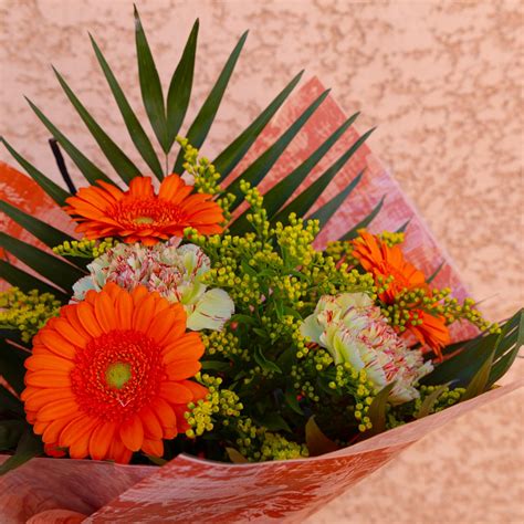Bouquet Evy Orange Florm By Nico Fleur
