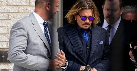 Ембер Херд звинуватила Джонні Деппа в сексуальному нападі на неї з пляшкою на початку її