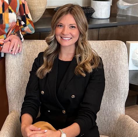 Edward Jones Financial Advisor Mackenzie Burrus Home