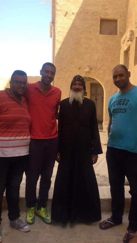 Pin By Romany Fawzy On ابونا صموئيل الانبا بولا Couple Photos Photo Scenes