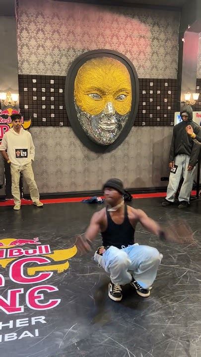 Breakdancer Moves Are Pure Brilliance Youtube