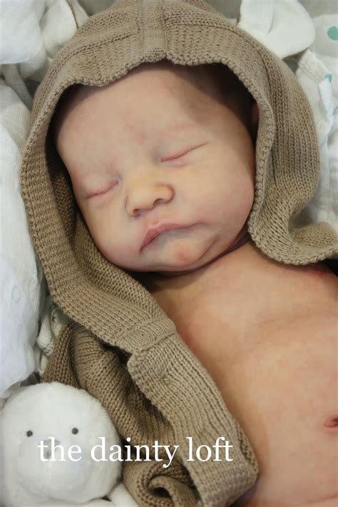 The Dainty Loft Silicone Levi 1