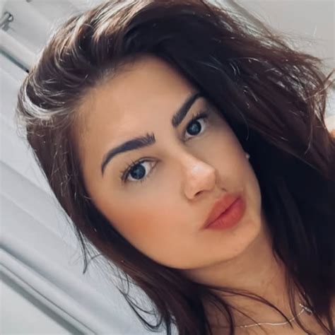 Anne Lize Anne Lizee • Threads Say More