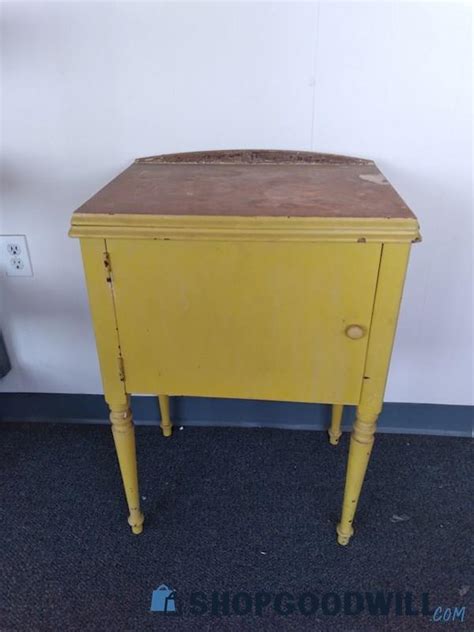 Vintage Wooden Sewing Table With Machine Local Pick Up In San Diego