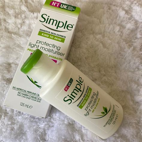 Simple Replenishing Rich Moisturiser 235