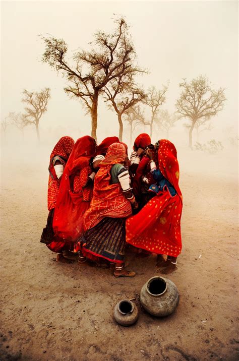 New York Steve Mccurry Opens Up A Chapter On India In His New Show