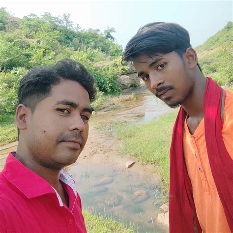 Singer Nirala Pintu Premi