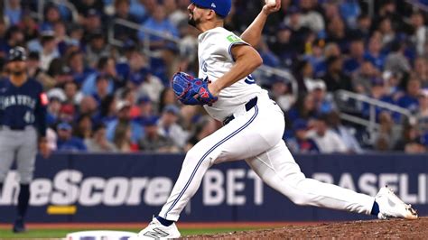 Mlb Toronto Blue Jays Say Reliever Nick Sandlin Clears Waivers Elects Free Agency