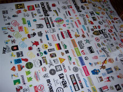 Стикер где фото