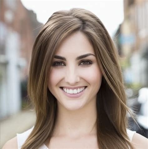 Florence Colgate Descubre El Secreto De La Cara Mas Simetrica Del Reino Unido 💖