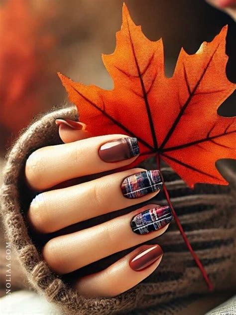 50 Fall Nail Designs To Try In 2025