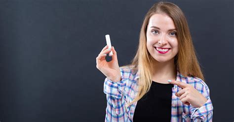 Shkumësi I Bardhë I Thjeshtë Një Aleat Për Heqjen E Mykut Lagështirës Dhe Njollave Të