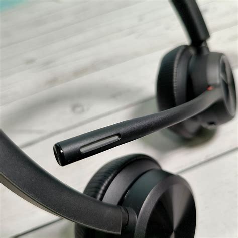 Review Poly Voyager 4320 Uc Bluetooth Headset Megabites