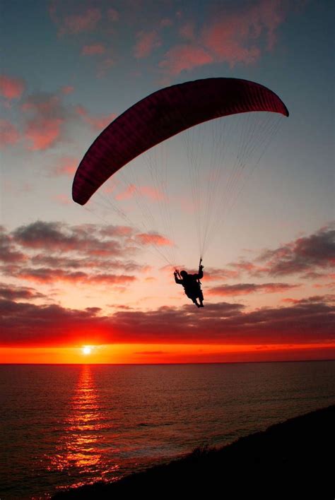 Pin by ☻ ☼ on •:: ᴠᴀᴄᴀʏ ᴠɪʙᴇs::• | Paragliding, Sunset, Adventure