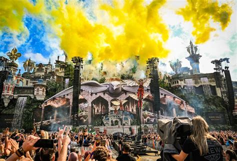Sciensano Pleit Voor Veilig Druggebruik” Na Overlijdens Op Tomorrowland Laat Festivalgangers