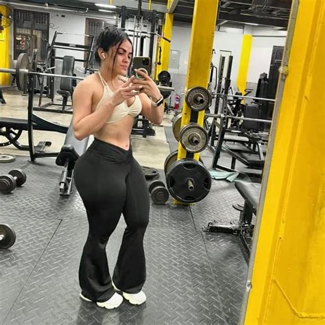 Sofía Sofia Castillo G03 • Threads Say More