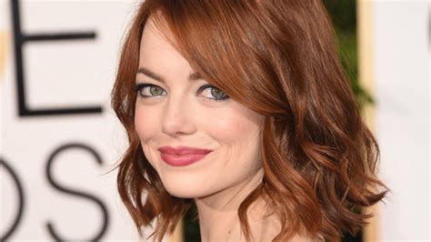 Emma Stones Hair Isnt Red See Her New Dark Hair Blunt Bangs