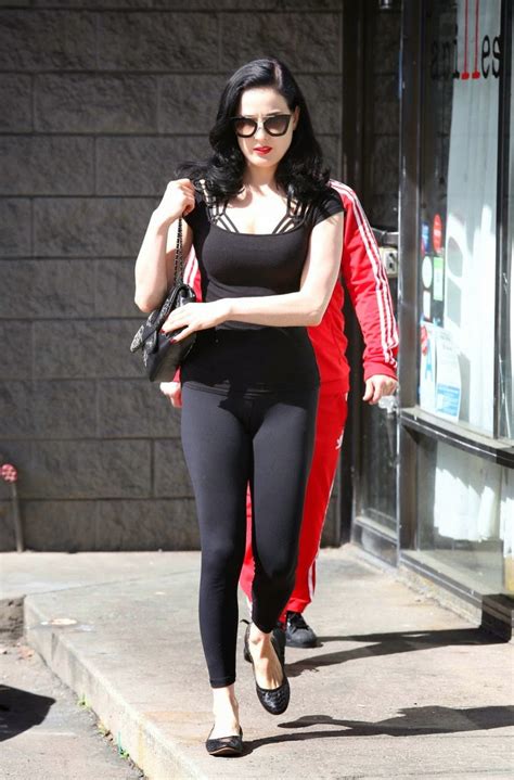 Miranda Cosgrove Yoga Pants Miranda Cosgrove Yoga Pants