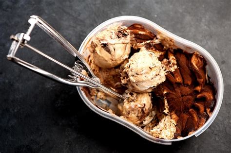 Premium Photo Tiramisu Ice Cream In A Container