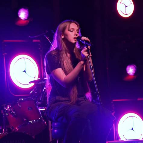 Auti Auti Updated Her Cover Photo