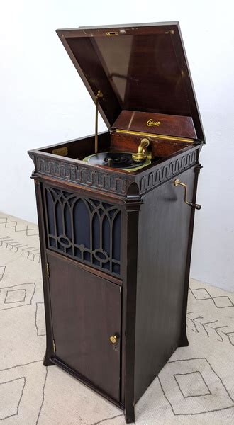 Edison Upright Mahogany Victrola With Records Edison D