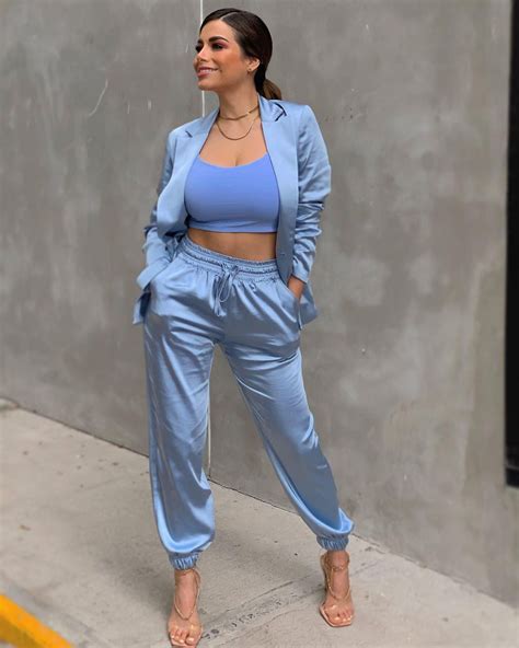 Pamela Longoria R2busty2hide