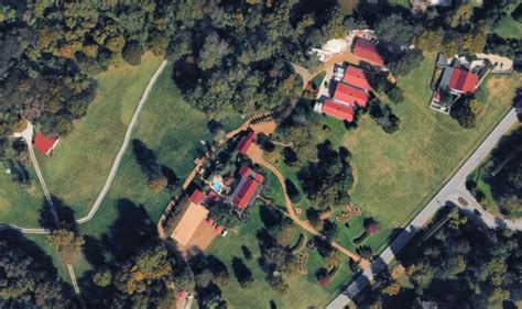 Inside Dolly Partons 180m Tennessee Real Estate Portfolio Celebrity