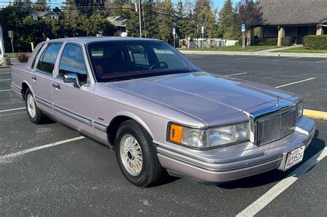 1991 Lincoln Town Car Signature Vin 1lncm82w2my764324 For Sale Cars