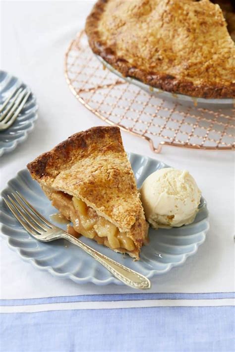 Apple Cheddar Pie Gemmas Bigger Bolder Baking