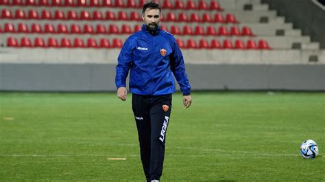 Zvanično Robert Priosinečki Razrešen Mirko Vučinić Novi Selektor Crne