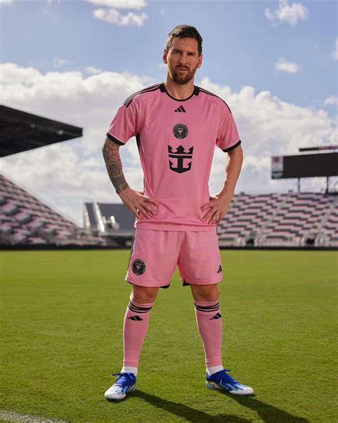 رونمایی از کفش‌های جدید مسی در آستانه شروع لیگ آمریکا فوتبالی