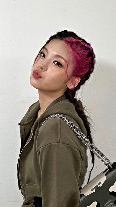 Pin Von L0vyeji Auf Itzy