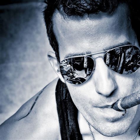 Man Guy Glasses Aviators Cigar Face Ipad Wallpaper Download