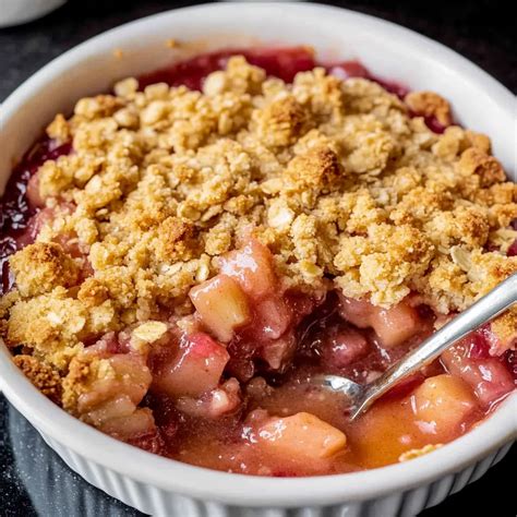 Easy Rhubarb Crisp Recipe Quick Spring Dessert Savoury Flavor
