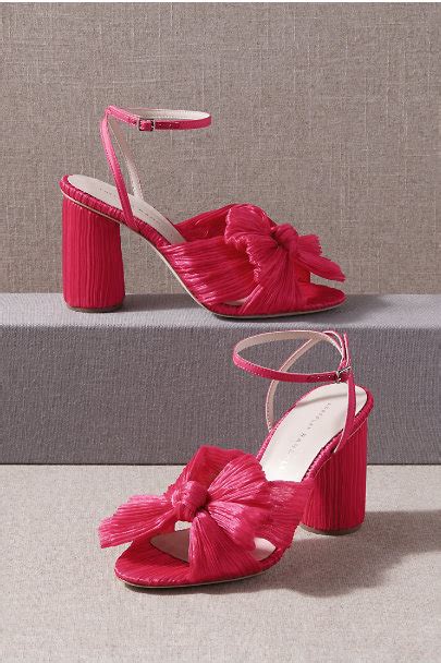 Beach Wedding Shoes For Guests Heres What To Wear On Sand Shore