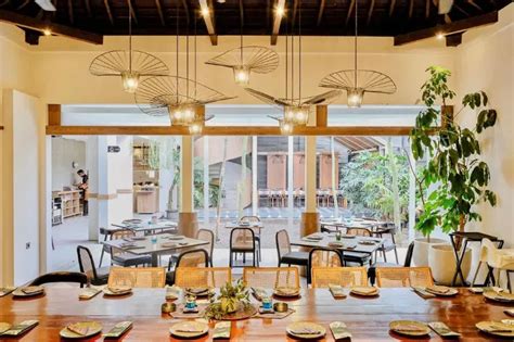 10 Tempat Makan Siang Di Bandung Nikmat Dan Bikin Nagih