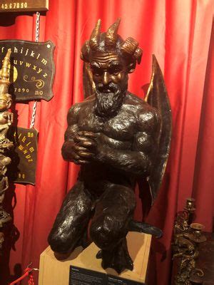 Vampa Vampire And Paranormal Museum In Doylestown