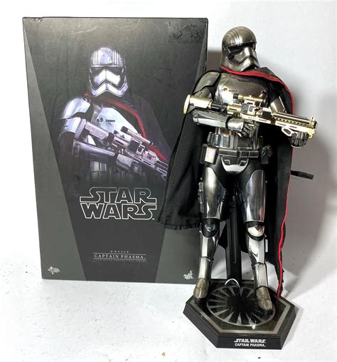 Lot A Star Wars Captain Phasma Action Figure Mms328 Hot Toys 2016