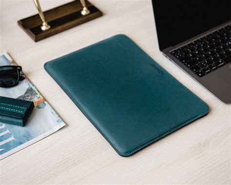 MACKBOOK AIR CASE Product Photography Behance