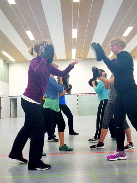 Tae Bo Kombination Aus Aerobic Und Kampfsport Tus Laer 08